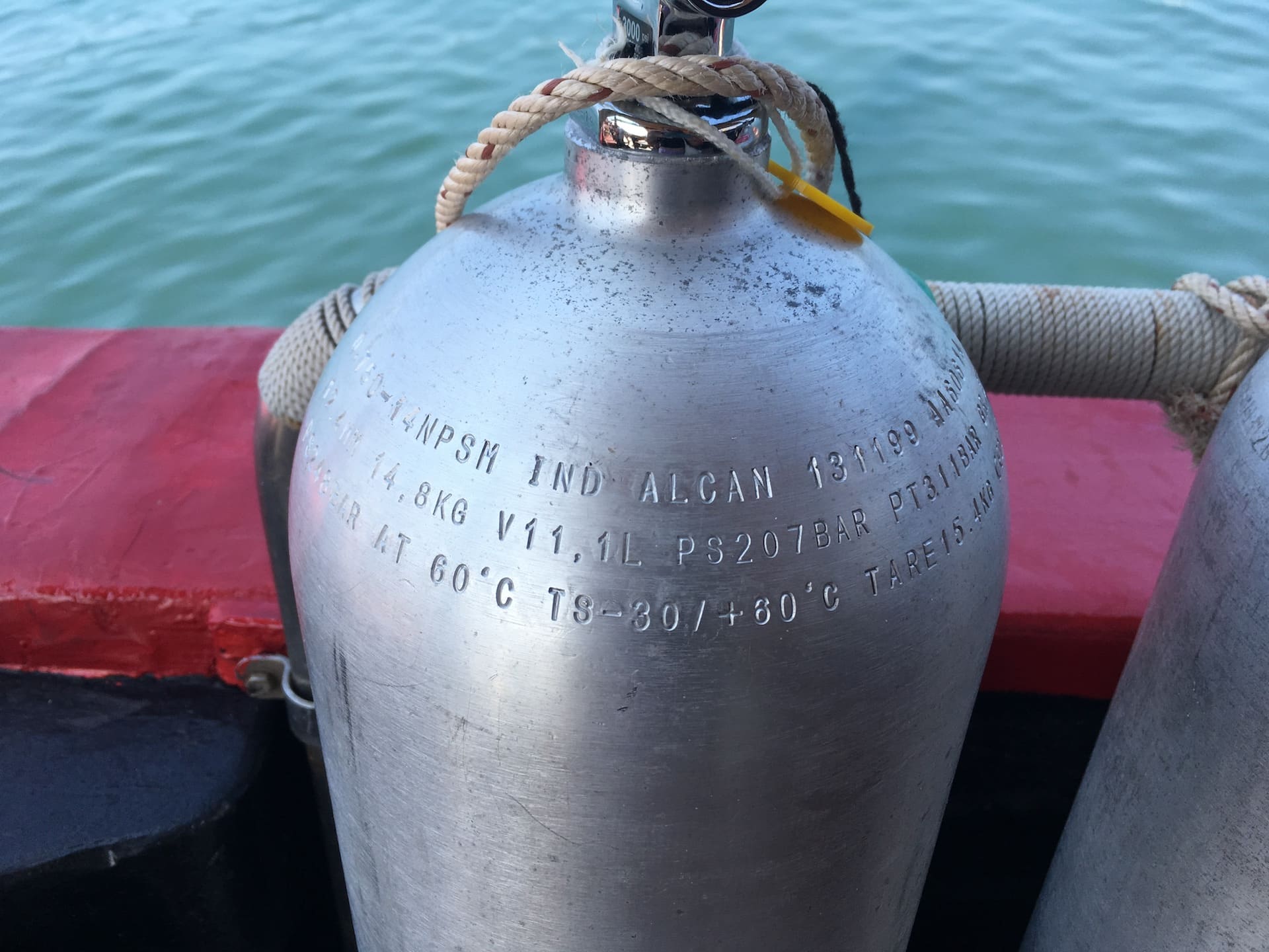 How Many Years Does a Scuba Tank Last? | DOWN TO SCUBA